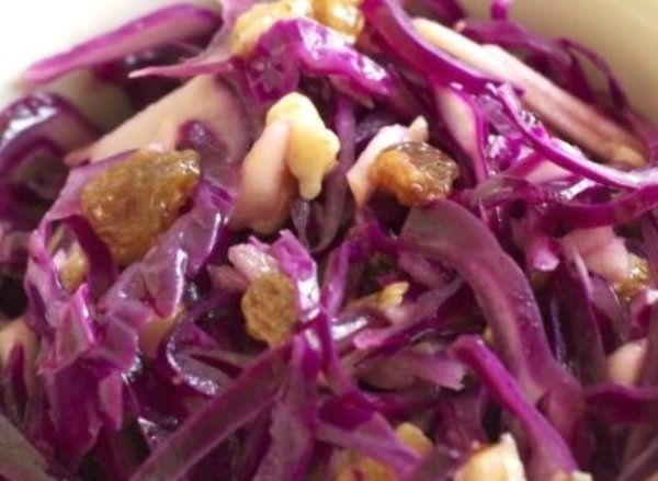 Recette Salade de chou rouge aux raisins - Pagawa Cuisine